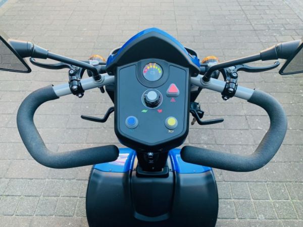 Pride Kolja Ultra (10 km/h) blau , neuwertiges Elektromobil | MC ...