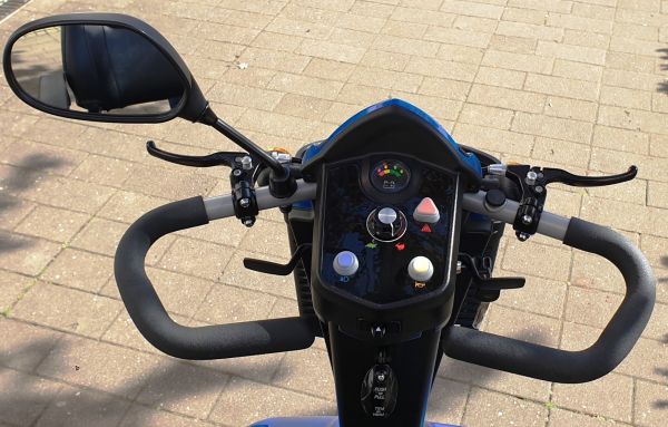 Pride Kolja Ultra (10 km/h) blau , neuwertiges Elektromobil | MC ...